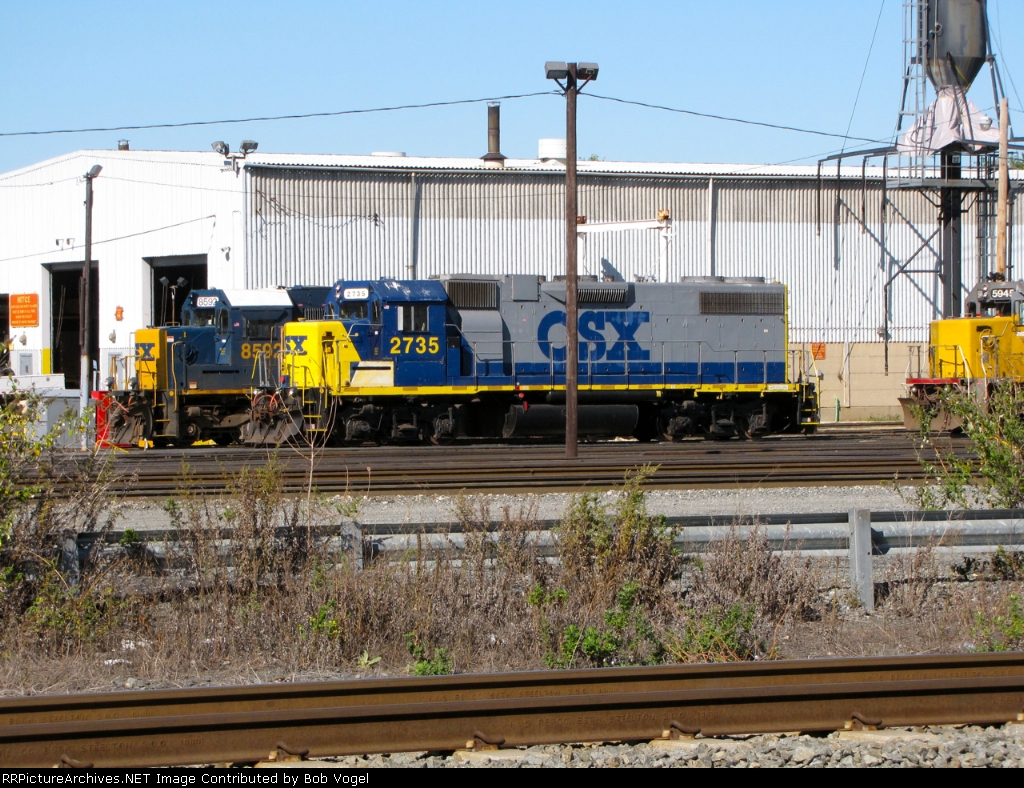 CSX 2735 and 8592